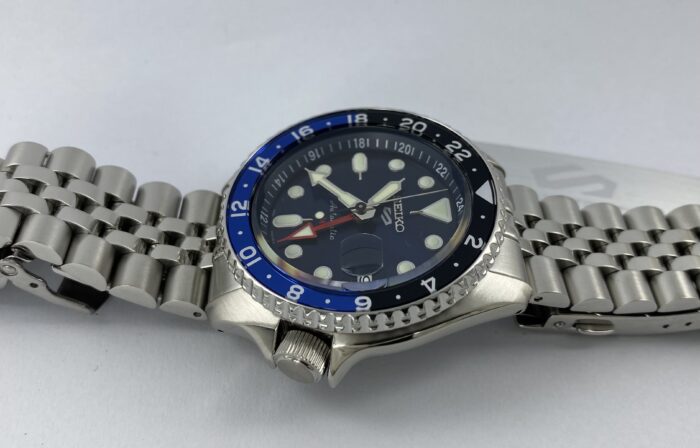 Seiko 5 Sports – Clockwise